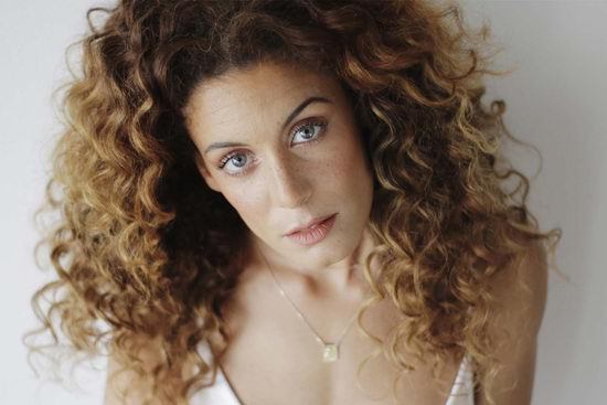 IRMA revela o seu novo single ''A Qualquer Hora''