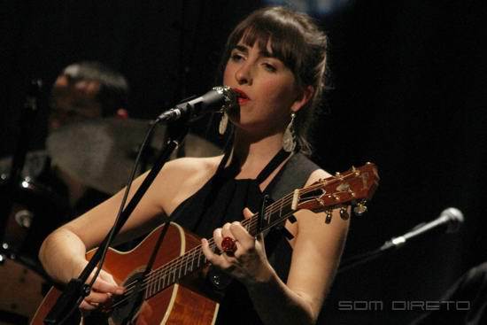 Márcia lança single e anuncia novo álbum ''Picos e Vales''