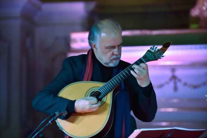 Pedro Caldeira Cabral leva cítara portuguesa ao Teatro-Cine de Torres ...