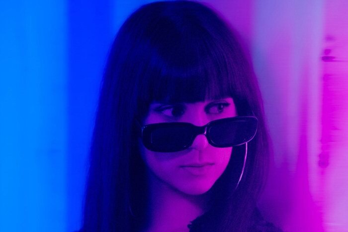 Ariel Jones apresenta o seu novo single e vídeo ''Time Is Money''