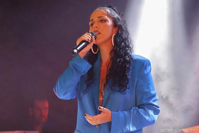 Sara Correia disponibiliza concerto do Coliseu do Porto no YouTube e ...