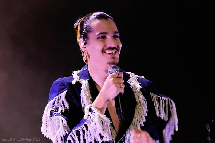 Edmundo Inácio emociona na semifinal do Festival da Canção com ...