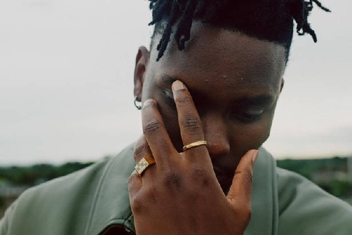 Victor Ray lança novo single, ''World At My Feet''